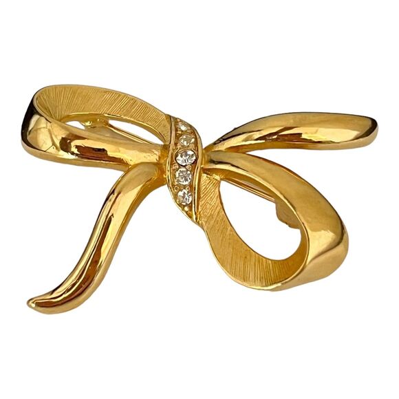 Trifari | Jewelry | Vintage Trifari Pin Brooch Gold Tone Bow With ...